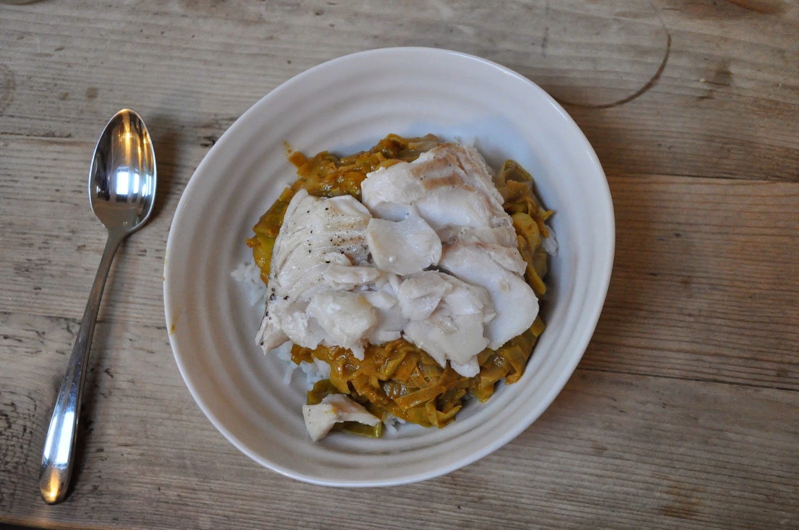 White fish with coconutty leeks - FOOD LOVERS