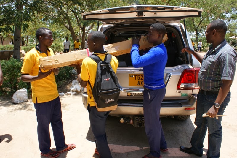 MATUKIO @ MICHUZI BLOG: LUGUMI ENTERPRISES LTD YAKABIDHI PAMPU YA MAJI ...