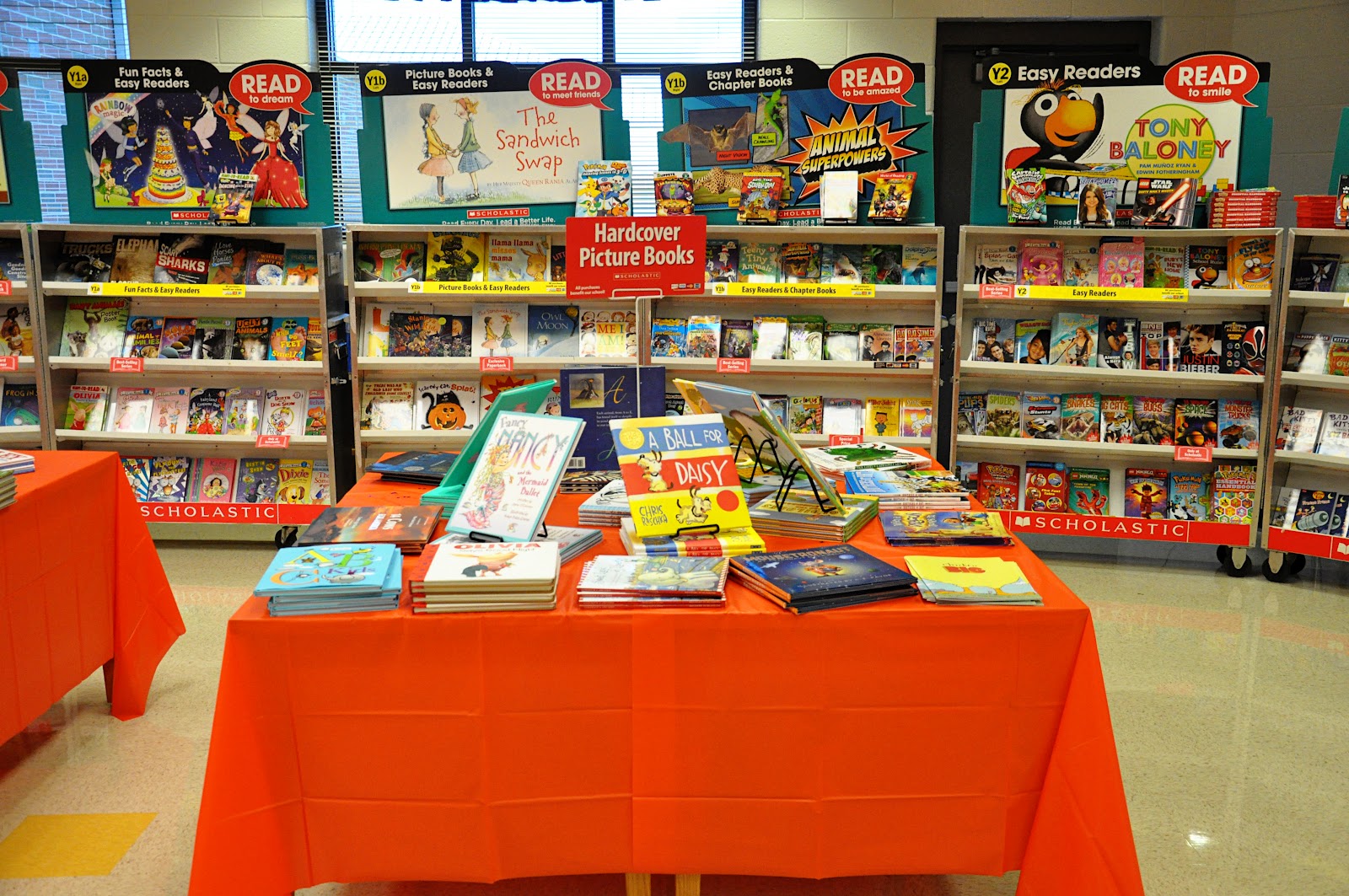 Miss Liberry Teacher: All Star Book Fair