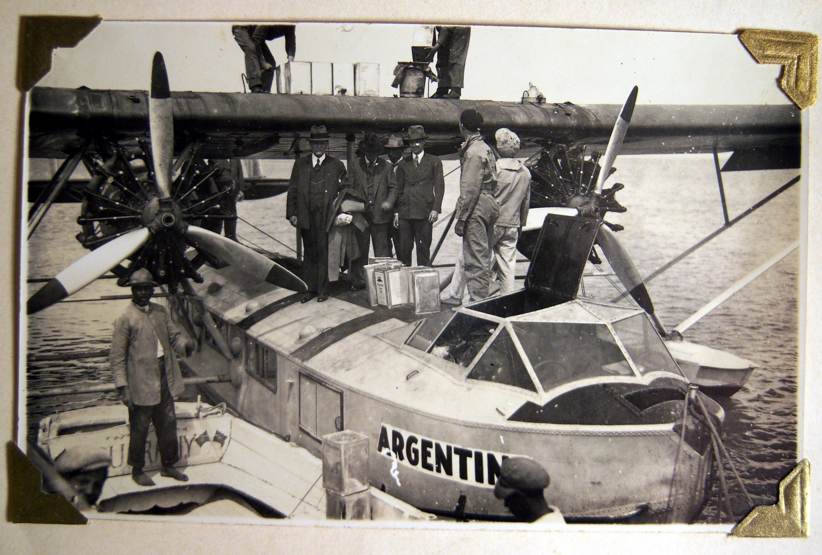 Historias Individuales: R-ACVT Consolidated 16 Commodore c/n 9