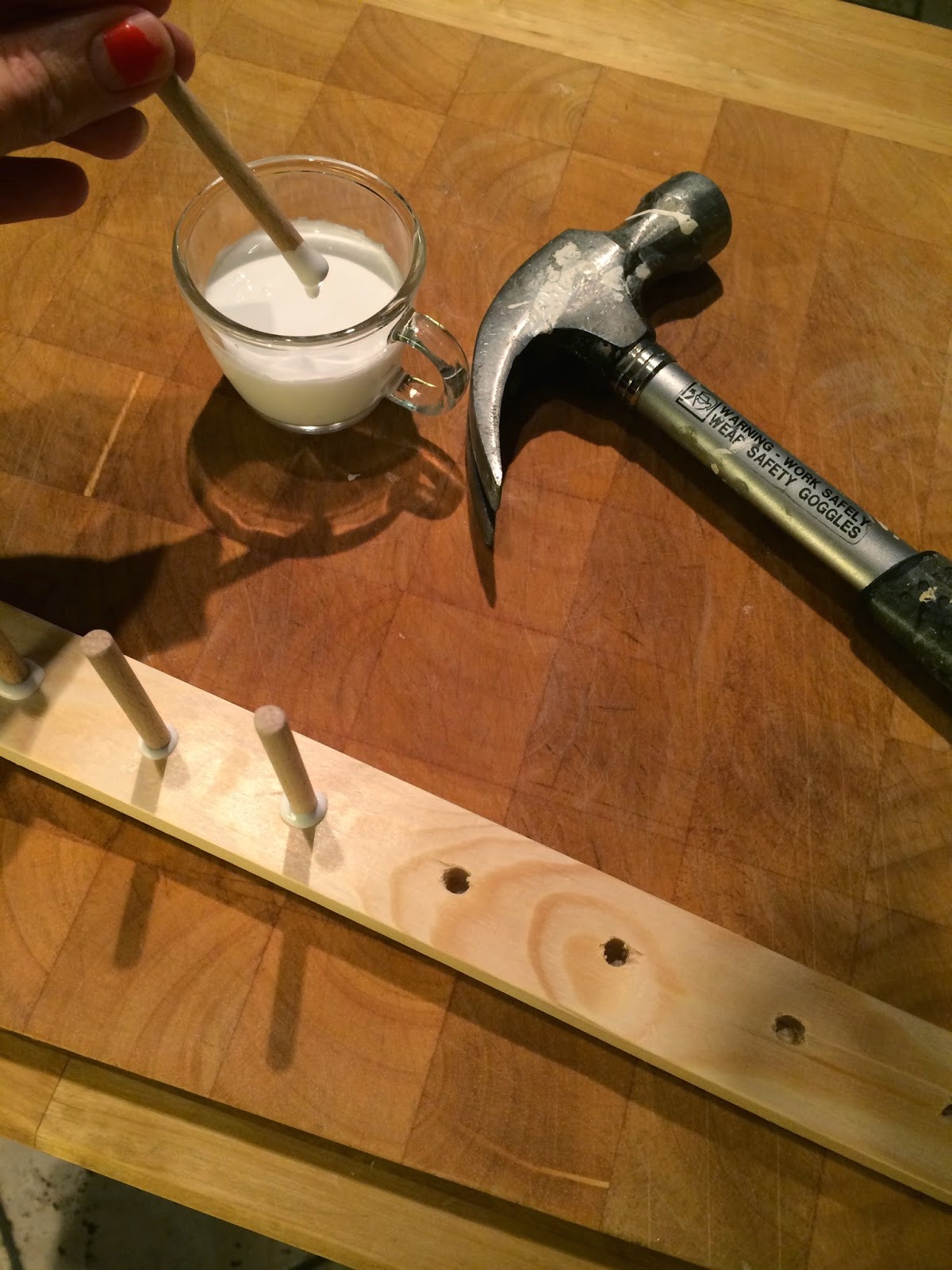 Sew sew sew your boat: Completed: a home made thread rack!