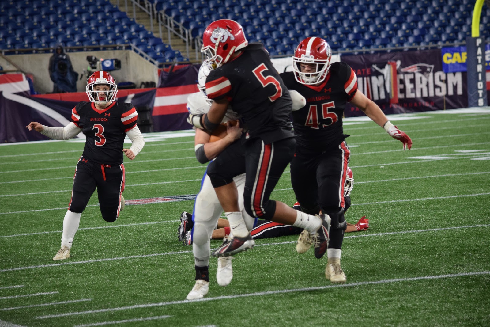 Suite Sports: PHOTO GALLERY: Stoneham vs Old Rochester in the D6 Super Bowl