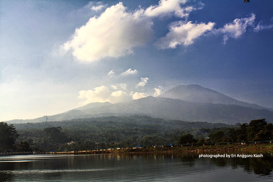 Portofolio Foto dari Masa ke Masa: Gunung Ciremai dan Keindahan Waduk Darma Kuningan