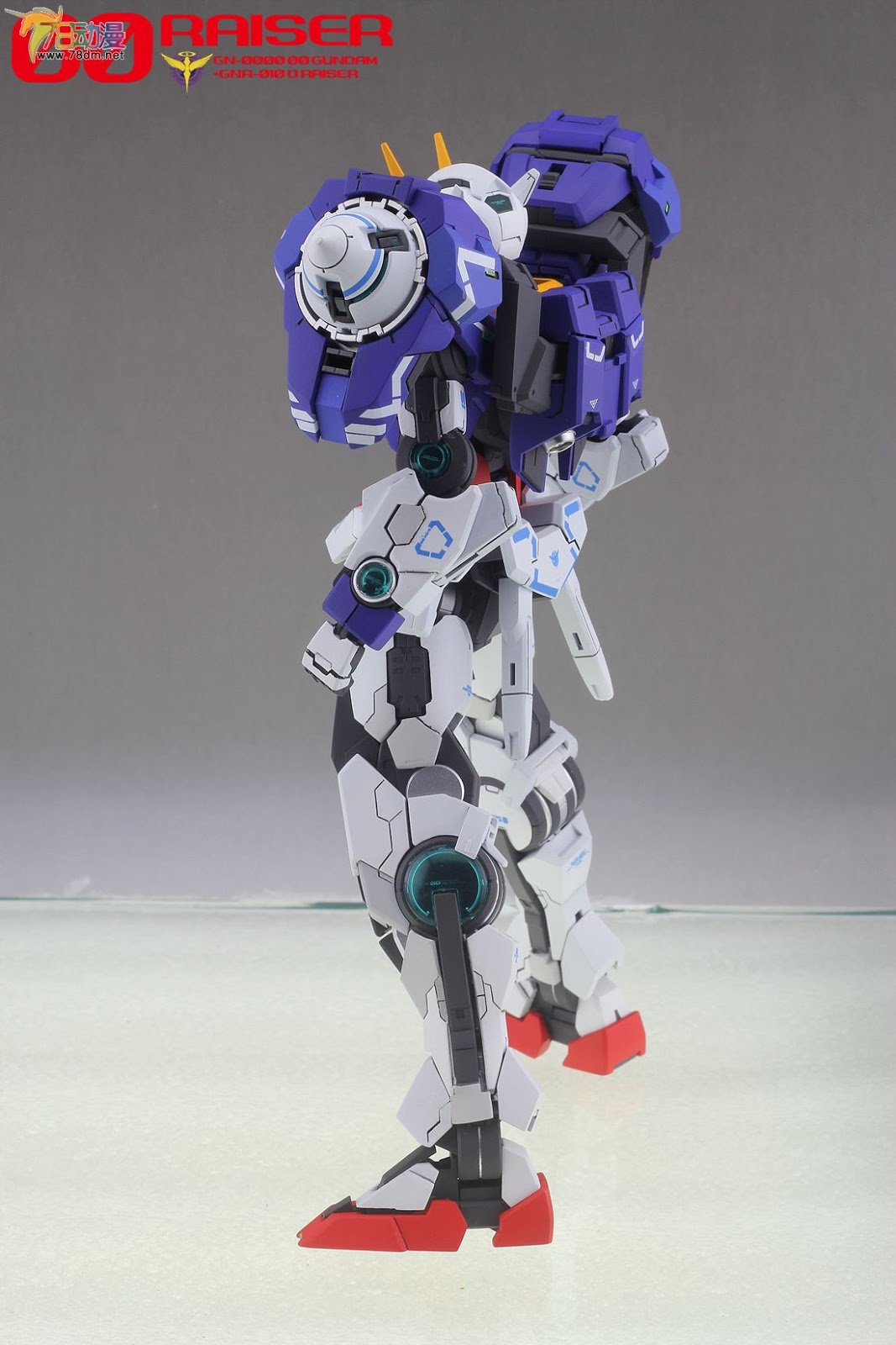 Gundam Family: 1/100 00 Raiser Ver. Full Armor Custom Build