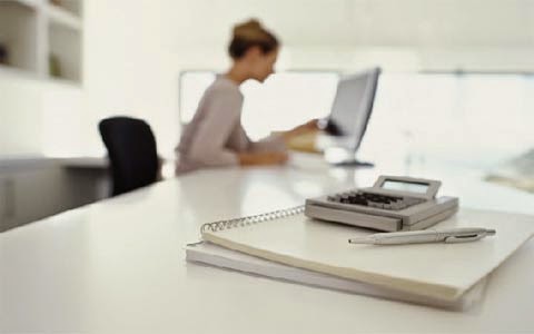 ΜΠΟΡΕΙ Ο ΕΡΓΟΔΟΤΗΣ ΜΟΥ ΝΑ ΜΕ ΘΕΣΕΙ ΣΕ ΑΔΕΙΑ ΑΝΕΥ ΑΠΟΔΟΧΩΝ; | ΕΡΓΑΤΗΣ