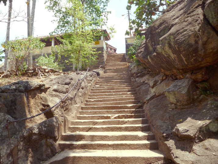 .: Attanagalla Raja Maha Viharaya (Attanagalla temple)