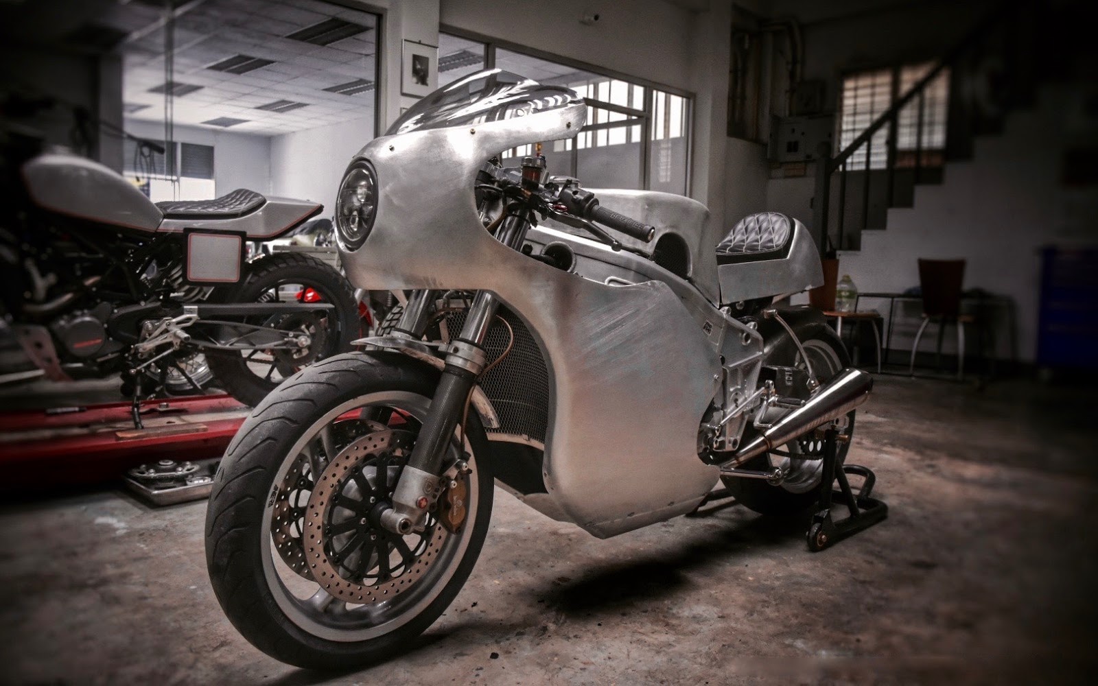 Thai racer, Italian made... - Inazuma café racer