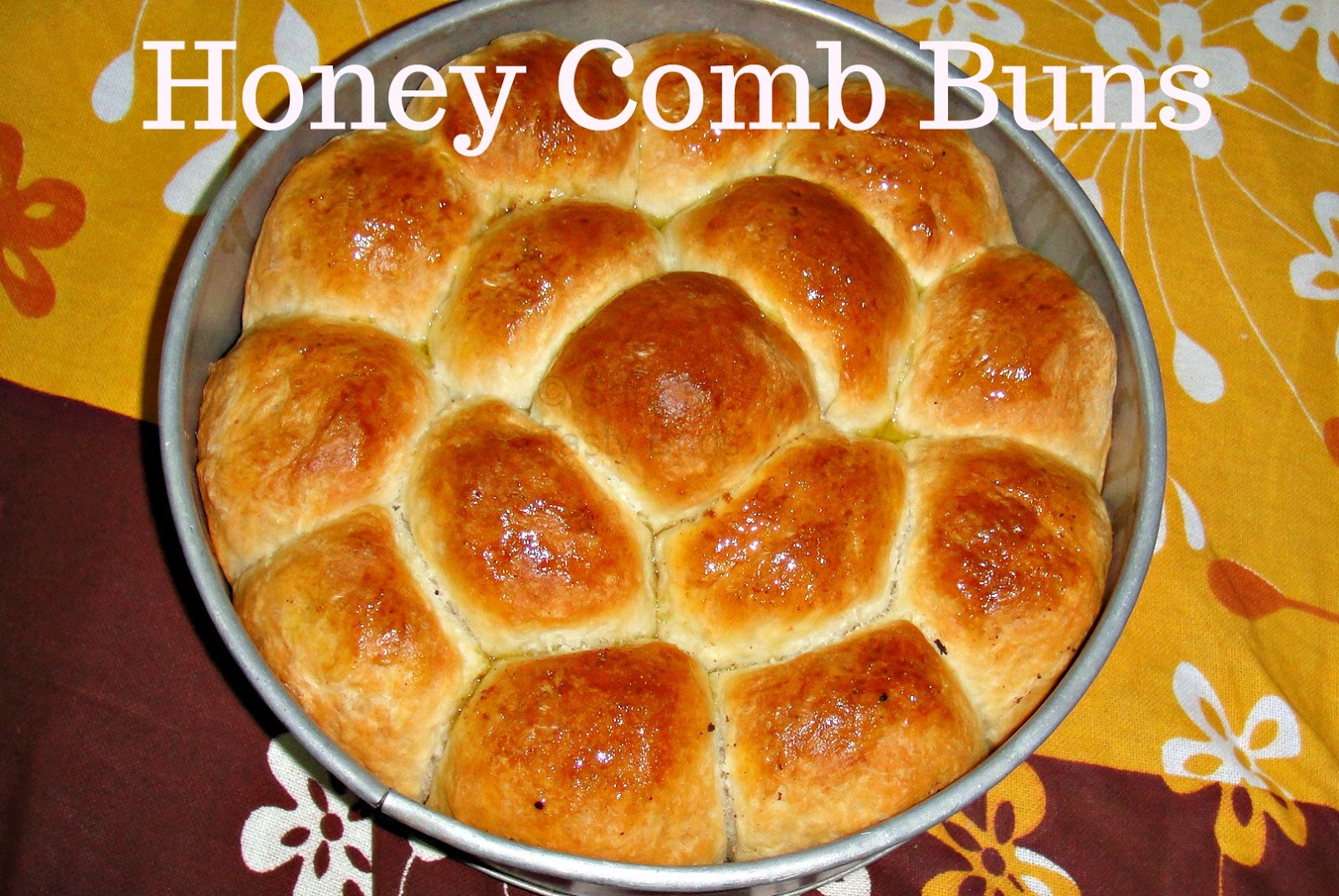 SARA'S TASTY BUDS: Bee Hive Buns / Honeycomb Buns / Khaliat Nahal ...