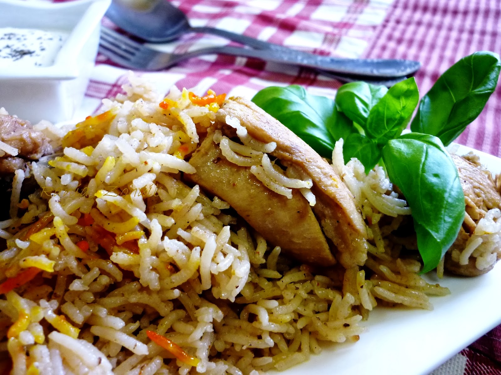 Rania @ Work with sugar'n spice: Chicken Polau spicy and fluffy : )