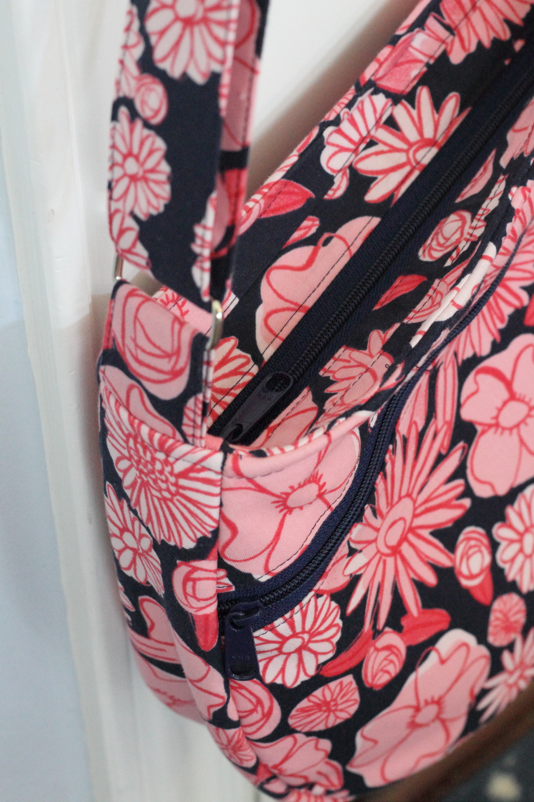 Macaron Quilts: Daytripper Bag: Pattern Review