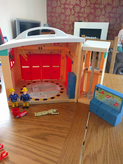 Entertaining Elliot: Fireman Sam Electronic Pontypandy Fire Station ...