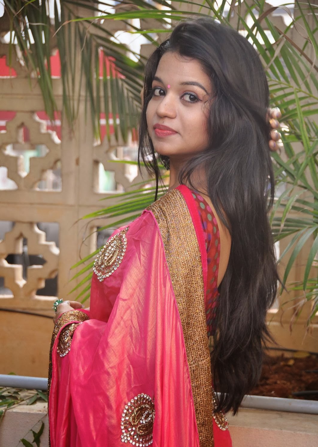 Na-adda: Bhavya sree Latest pics in saree