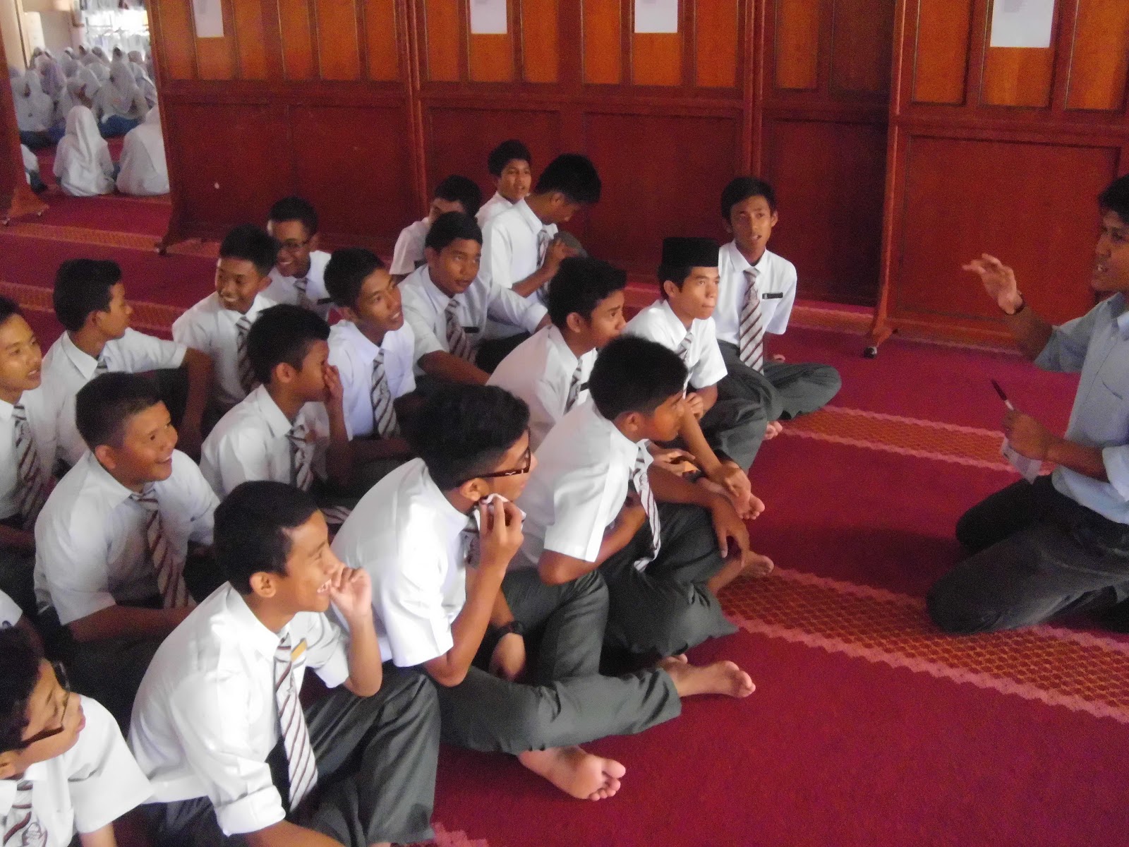 BADAR SEMESRA: Kem Solat Sempurna 2012