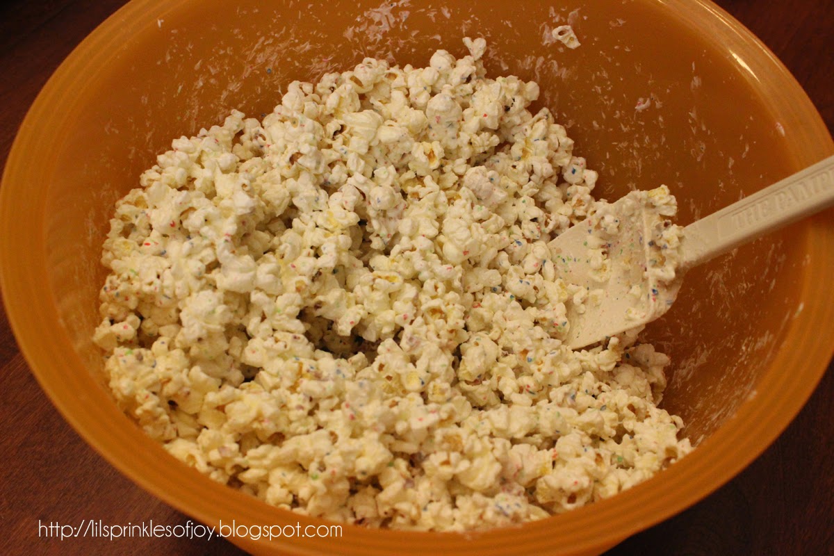 Lil' Sprinkles of Joy: Ho Ho Ho Snack Mix & Free Printable