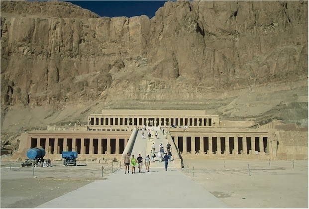 Templo funerario de la reina Hatshepsut (Djeser-Djeseru) ~ Arquitectura ...