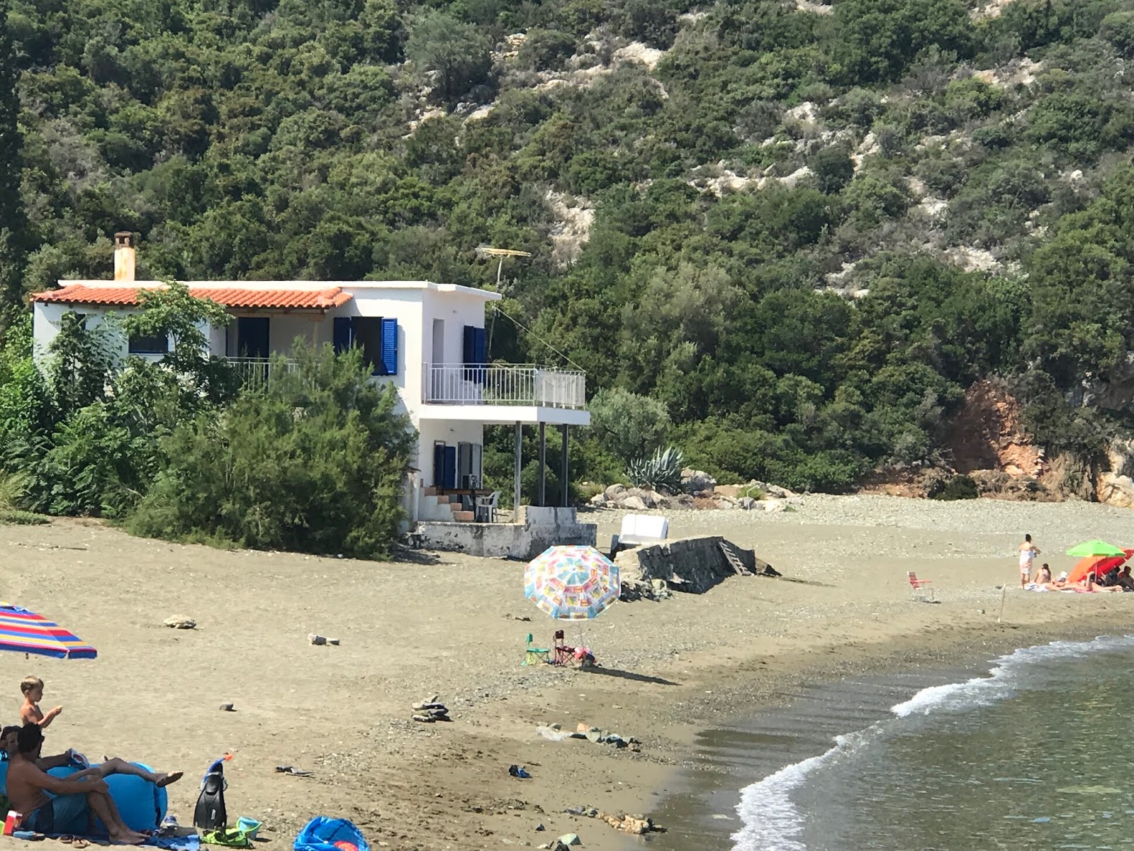 ORTHOLOGIKA: ΘΙΟΠΑΥΤΟ : ΤΟ VIRAL ΣΠΙΤΙ ΣΤΗΝ ΑΜΜΟ ΠΟΥ ΕΙΝΑΙ ΠΑΡΑΝΟΜΟ ΚΑΙ ...