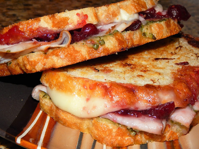 Valerie's Attempt at Pondering: Turkey, Pesto and Cranberry Melt