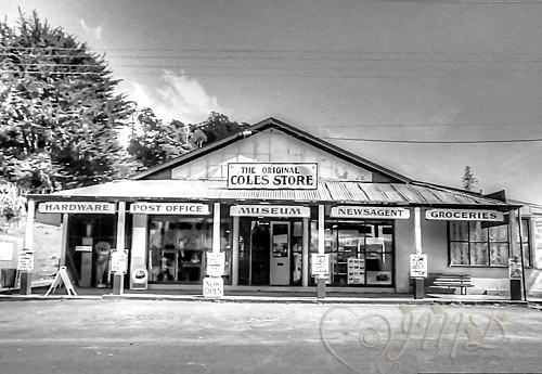 thoughts & happenings: Coles at Wilmot, Tasmania. Australia.