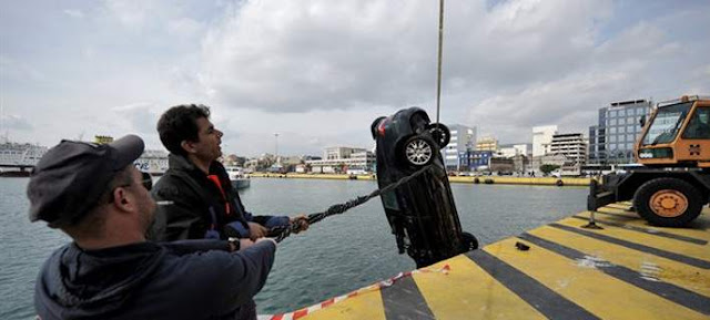 ΚΑΘΟΛΟΥ ΕΛΛΗΝΙΚΟ... ΜΟΝΟ ΕΝΑΣ ΒΟΥΤΗΞΕ ΝΑ ΣΩΣΕΙ ΤΟΝ ΑΤΥΧΟ ΑΝΤΡΑ ΠΟΥ ...