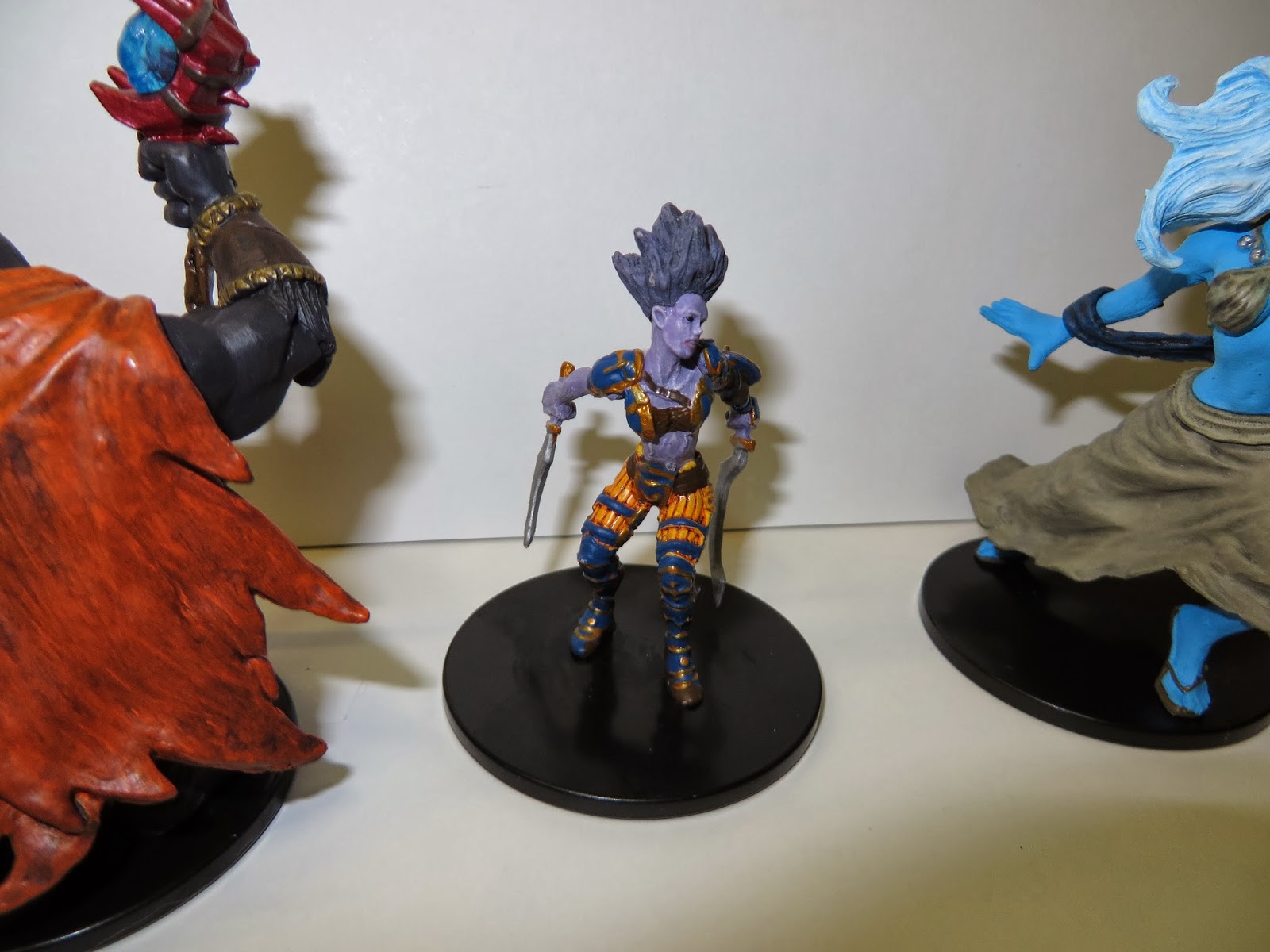 Real Minis: Pathfinder Battles wizkids Legends of Golarian in hand review