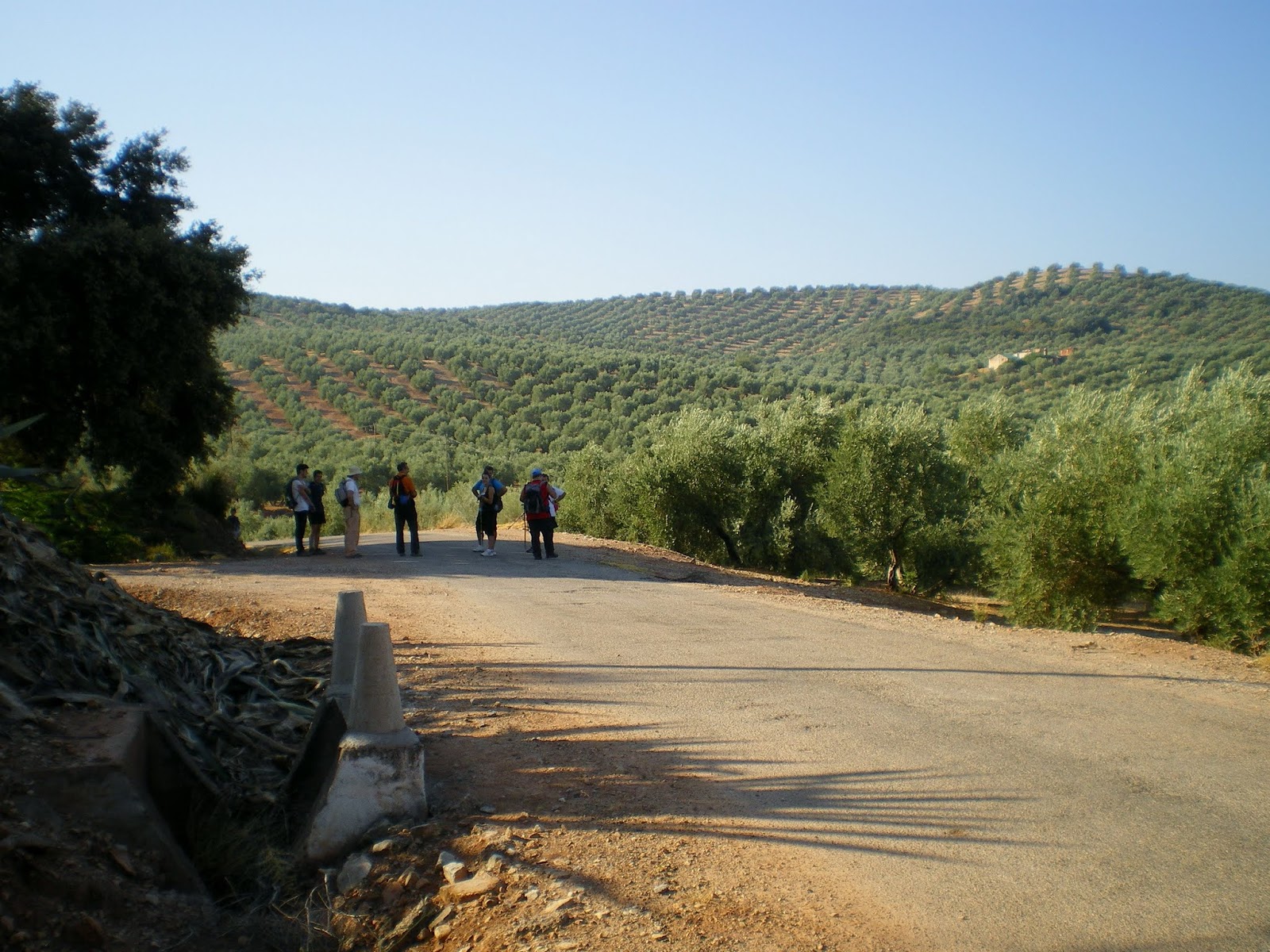 Club de Senderismo Los Escuderos de Rus (Jaen): HIPOGEOS VISIGÓTICOS DE RUS