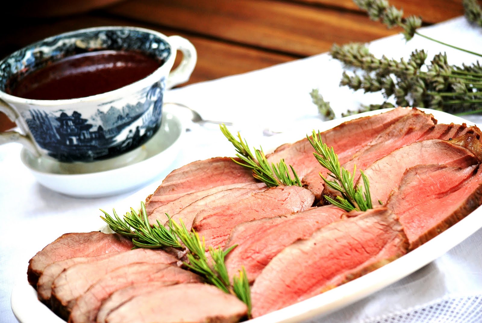 Rosbif al horno con salsa de moras — Chez Silvia