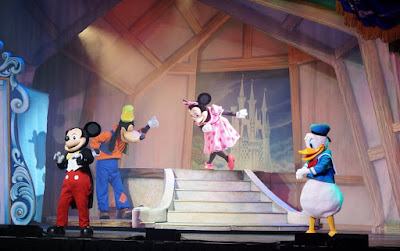Evan and Lauren's Cool Blog: 11/15/15: Disney Live! Three Classic Fairy ...