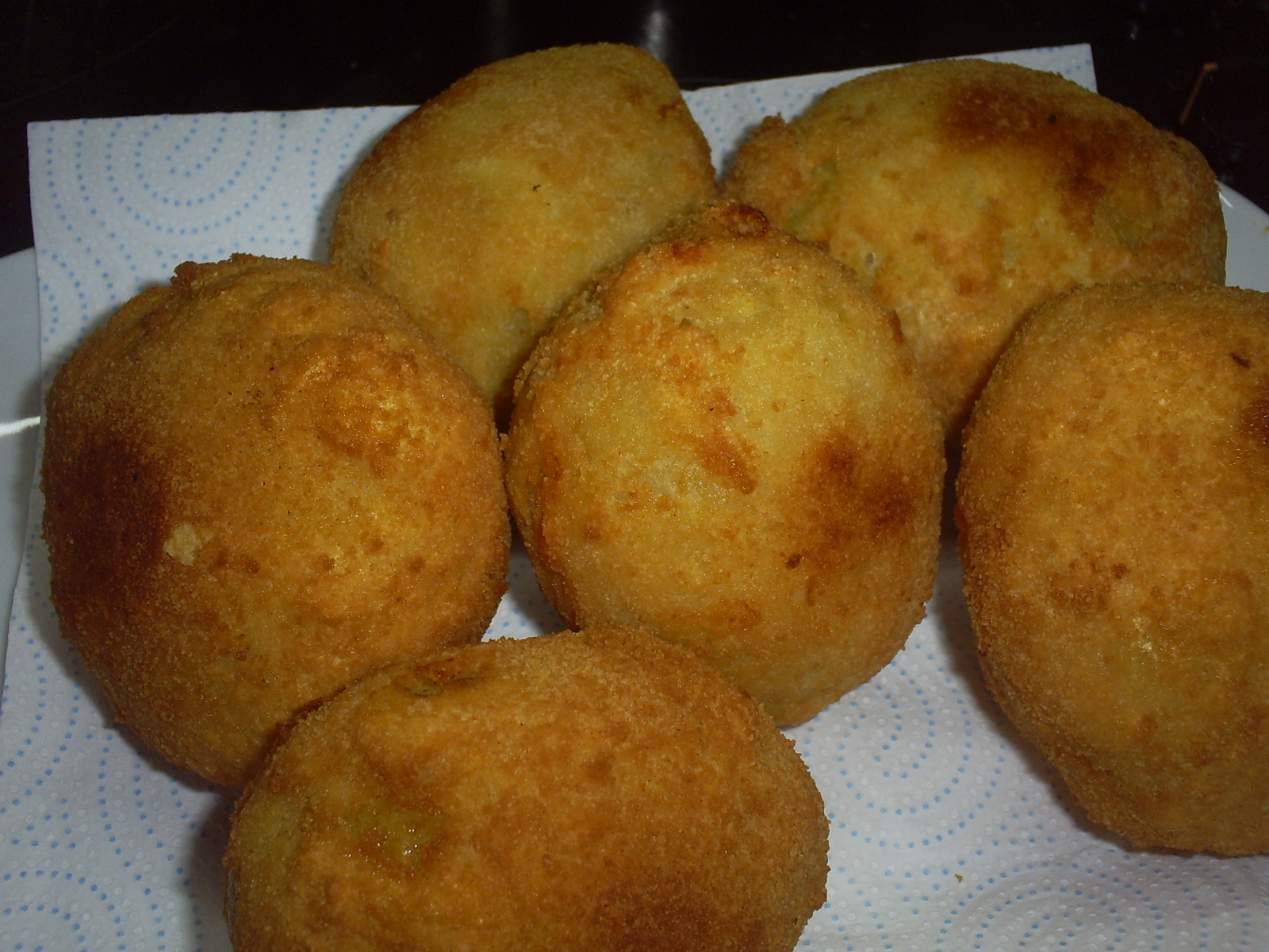 Patatas (Papas) rellenas de pollo