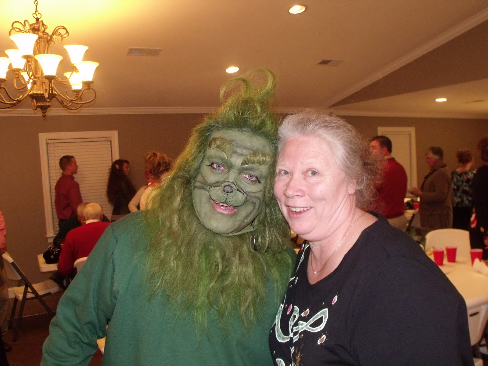 Confessions of the Harkins Family: The... The.... The Grinch!!!!