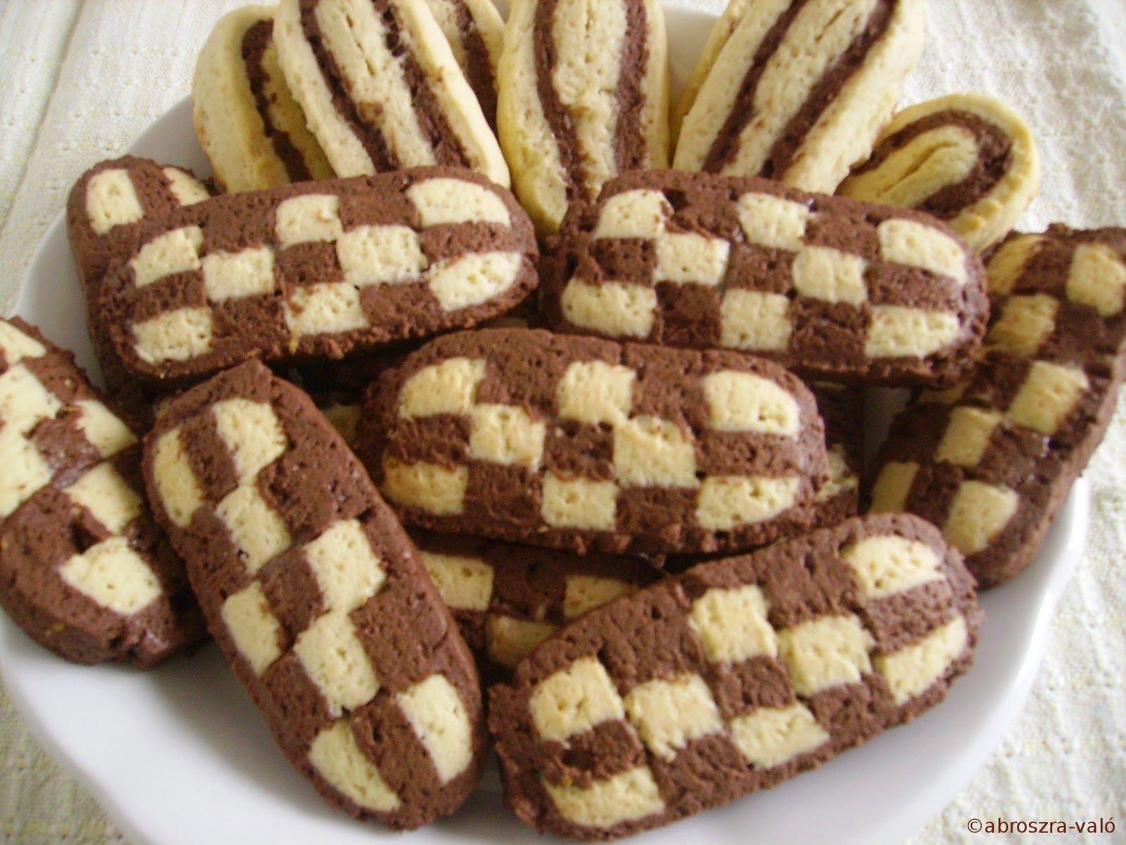 Kipróbált és bevált receptek ...: Sakktábla keksz