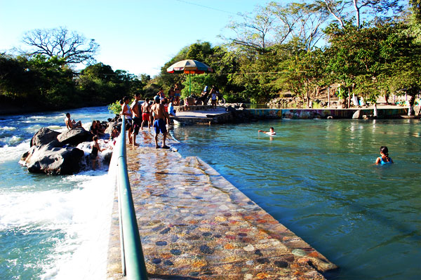Lugares Turisticos De El Salvador: Apuzunga