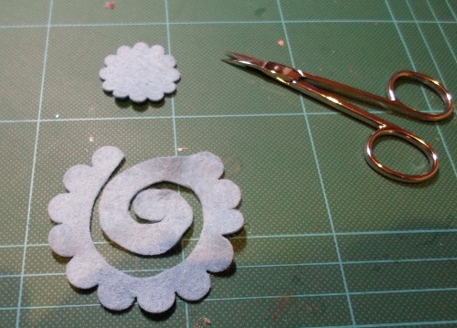 Whiff of Joy - Tutorials & Inspiration: Rolled felt flowers tutorial