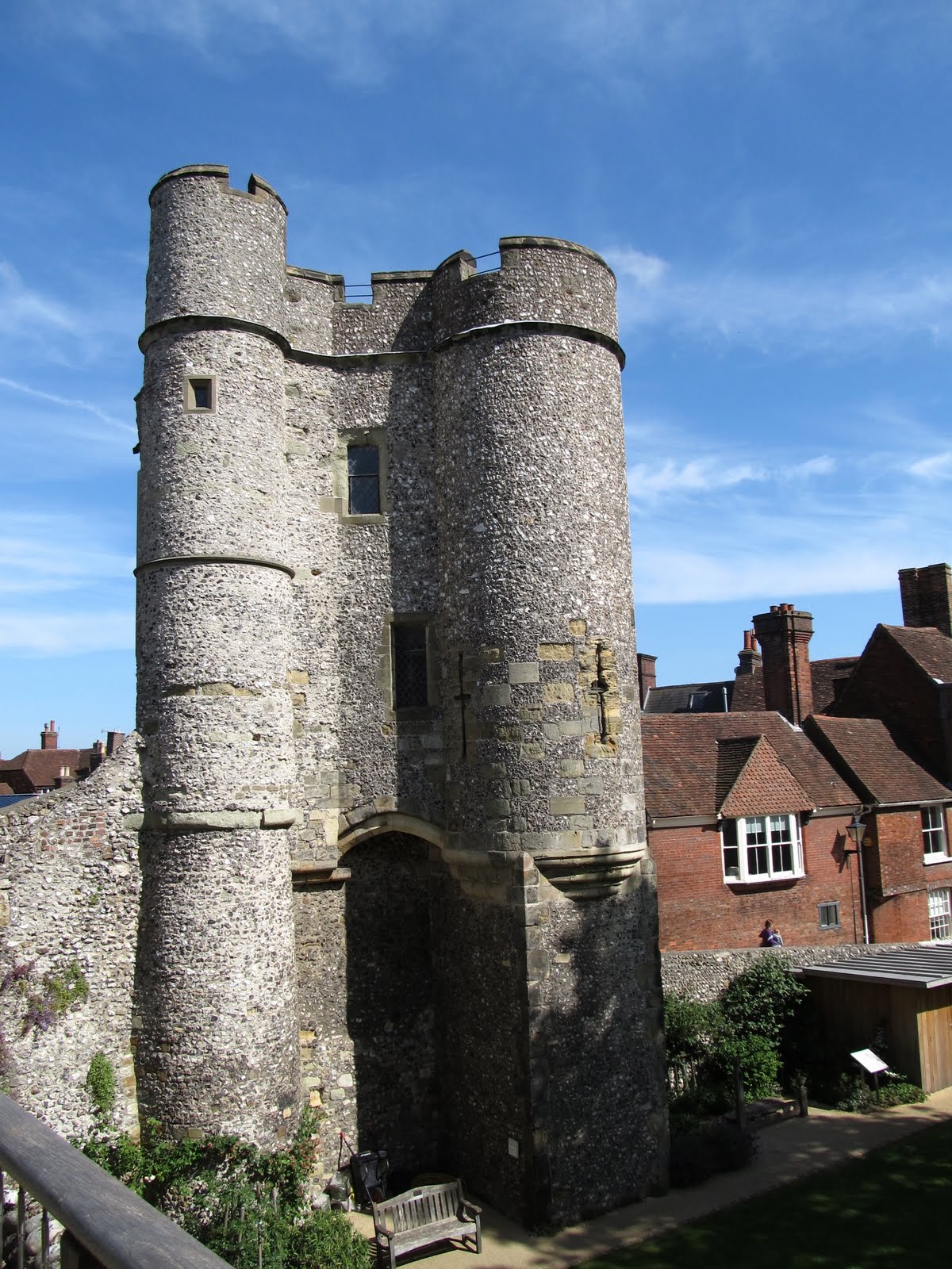 laurel-in-england-daniel-has-arrived-lewes-castle