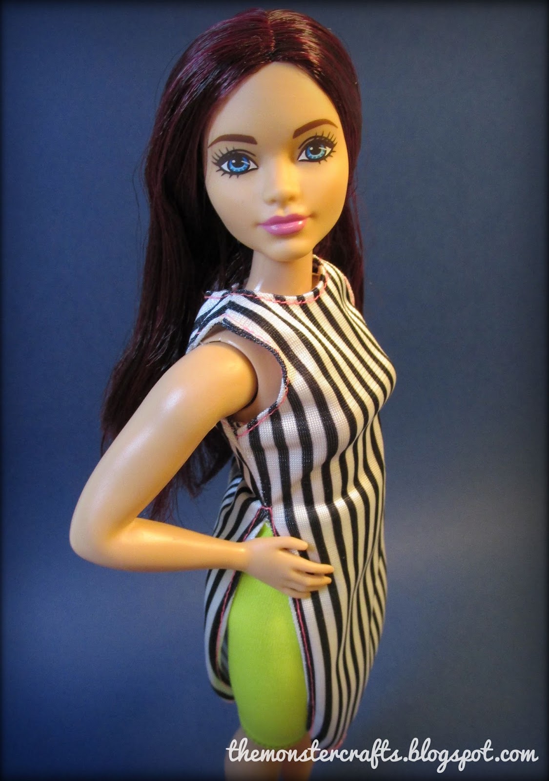 Doll Review: Barbie Fashionista Curvy "So Sporty"