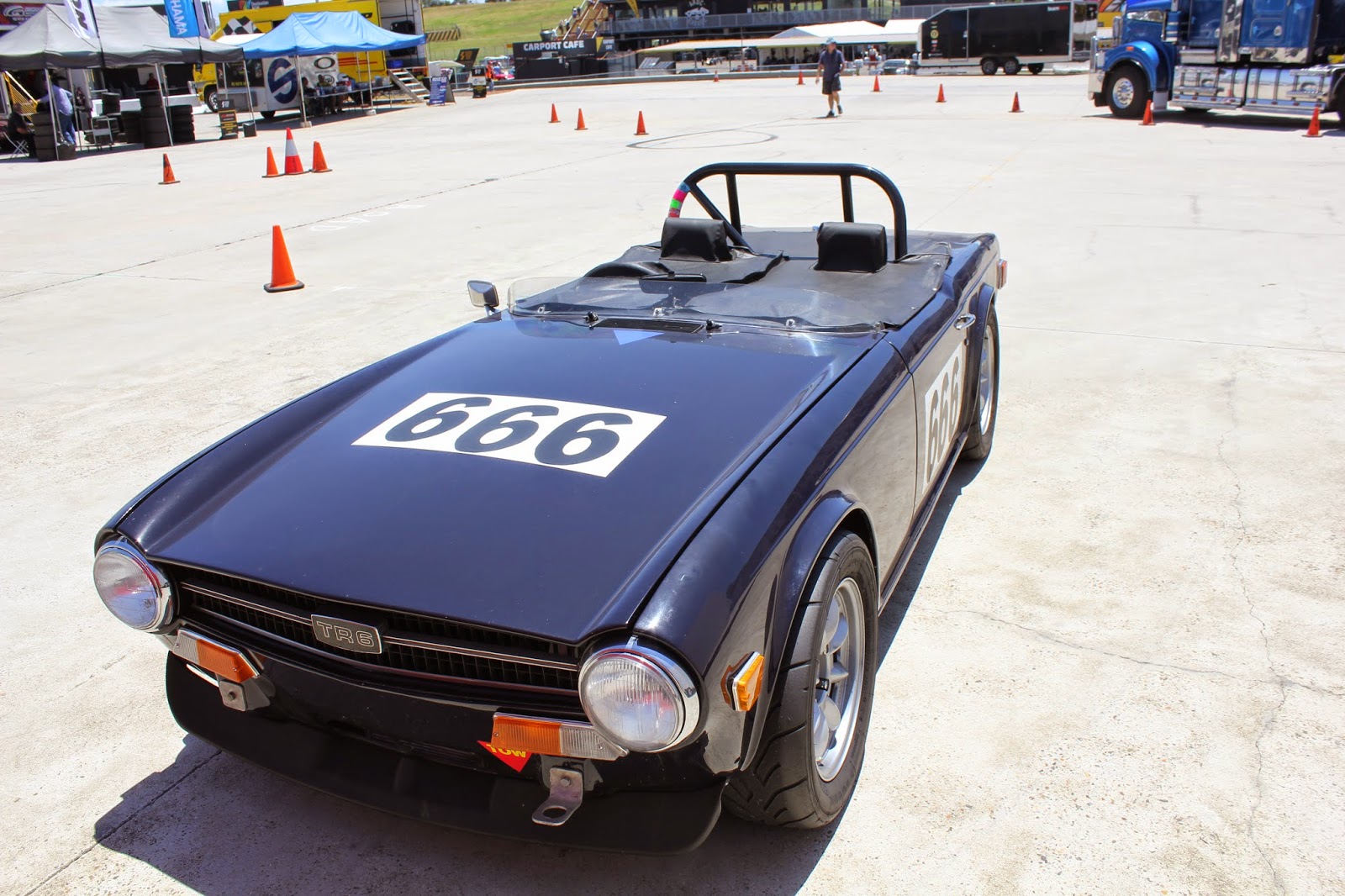 Aussie Old Parked Cars: 1972 Triumph TR6 Race Car