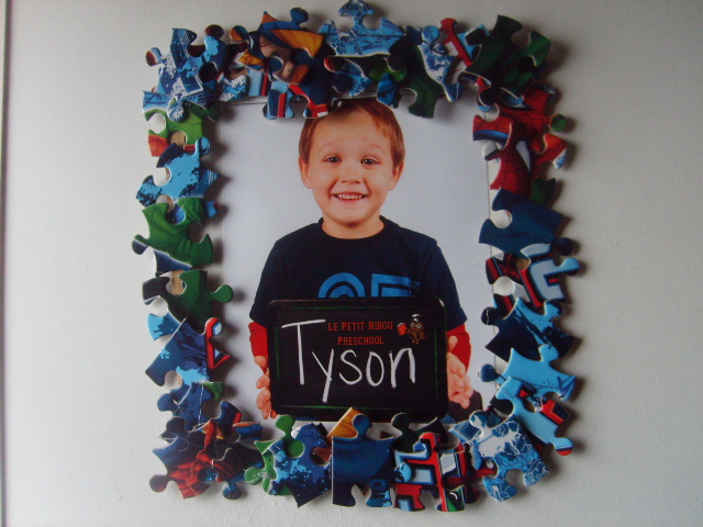 Funky Frugal Mommy: Puzzle Piece Picture Frame!