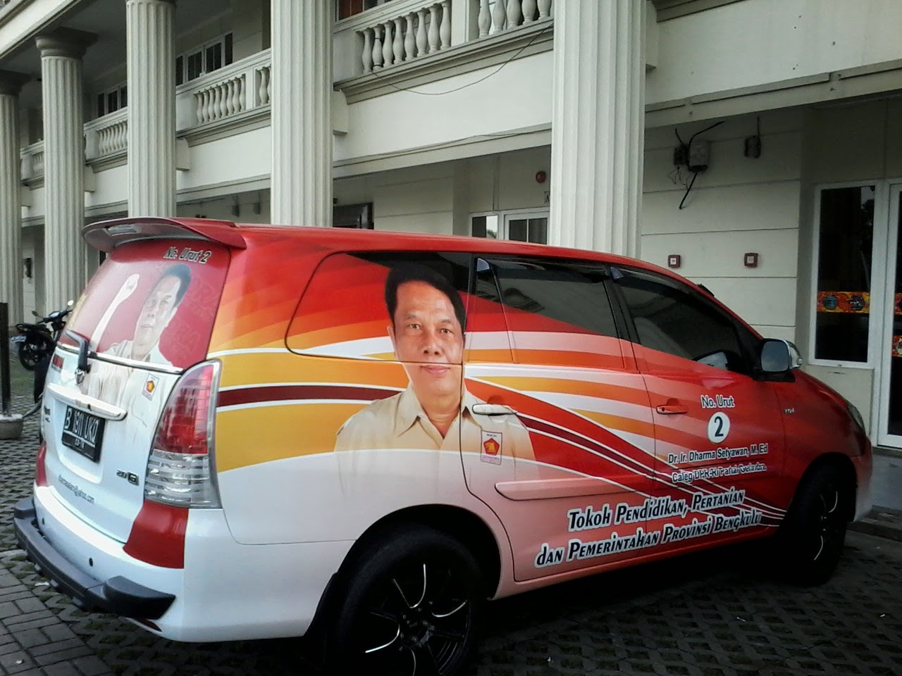 Cutting Sticker | Stiker Mobil Branding: Car Branding Sticker