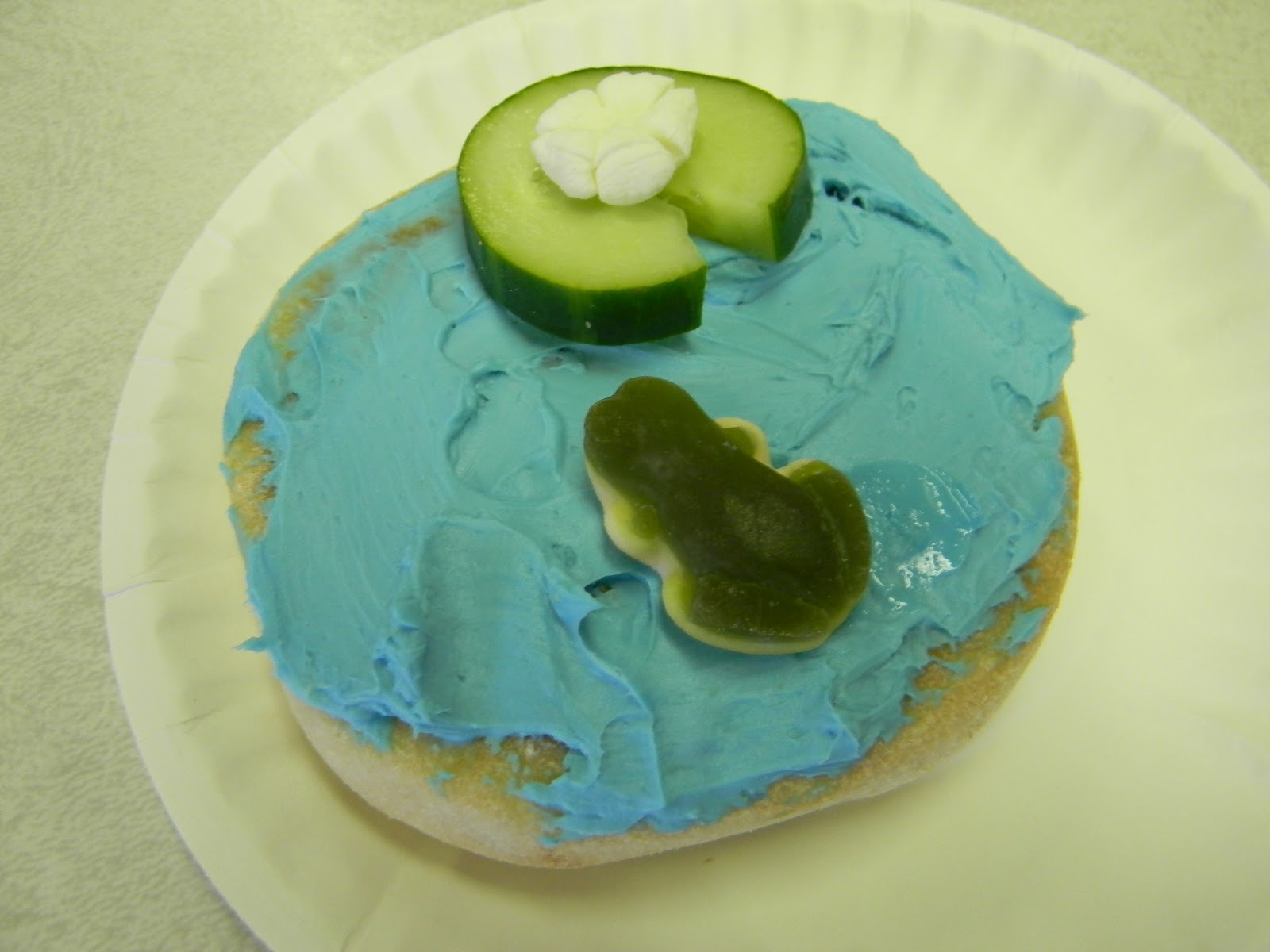 Mrs. Perry's Kindergarten!: Edible Frog Pond!