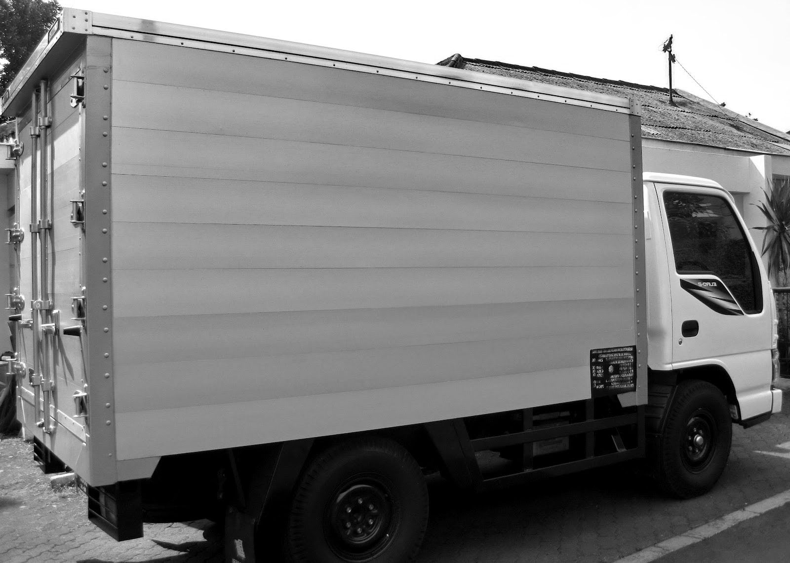 Ide Truk Engkel Jember