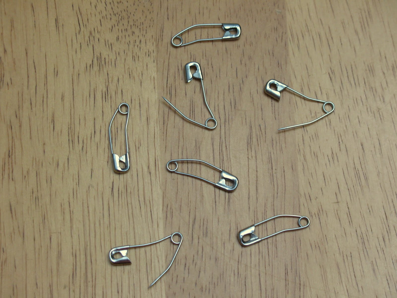 Quilt Girl Designs: Tutorial: How to Pin Baste a Quilt That Is Bigger ...