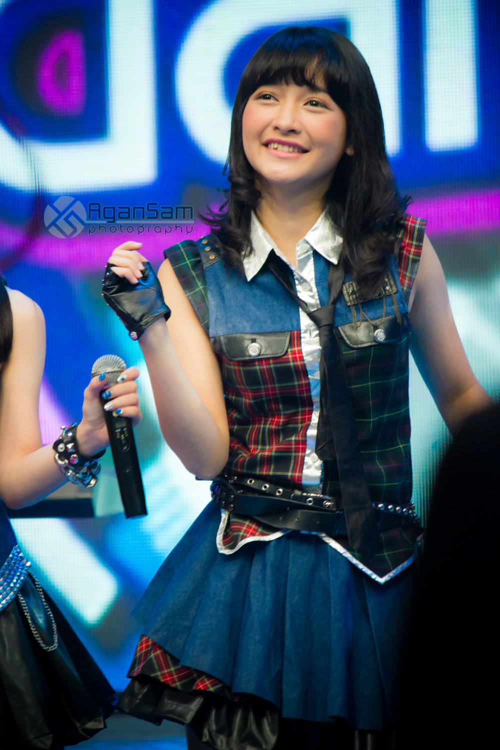 JKT48: DEVI KINAL PUTRI JKT48 GALLERY PHOTO