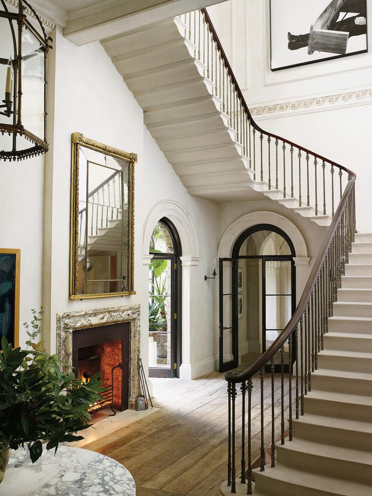 Eye For Design: The Timeless Appeal Of White Foyers