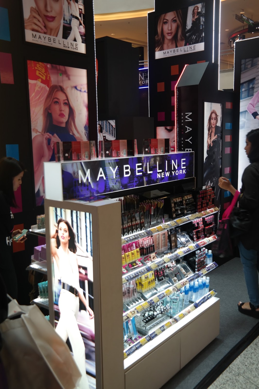 E-Wen Hooi: Maybelline Launches New Tagline 'Make It Happen' @ Midvalley