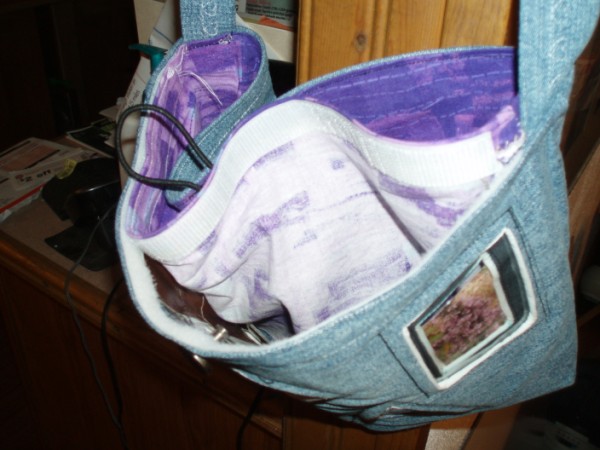 Another place to put stuff!: Making Windows for my Purse (Tutorial)