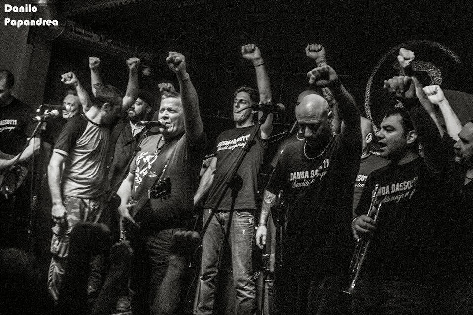 Brigata 20 Dicembre Ska machine: BANDA BASSOTTI – BANDITI SENZA TEMPO