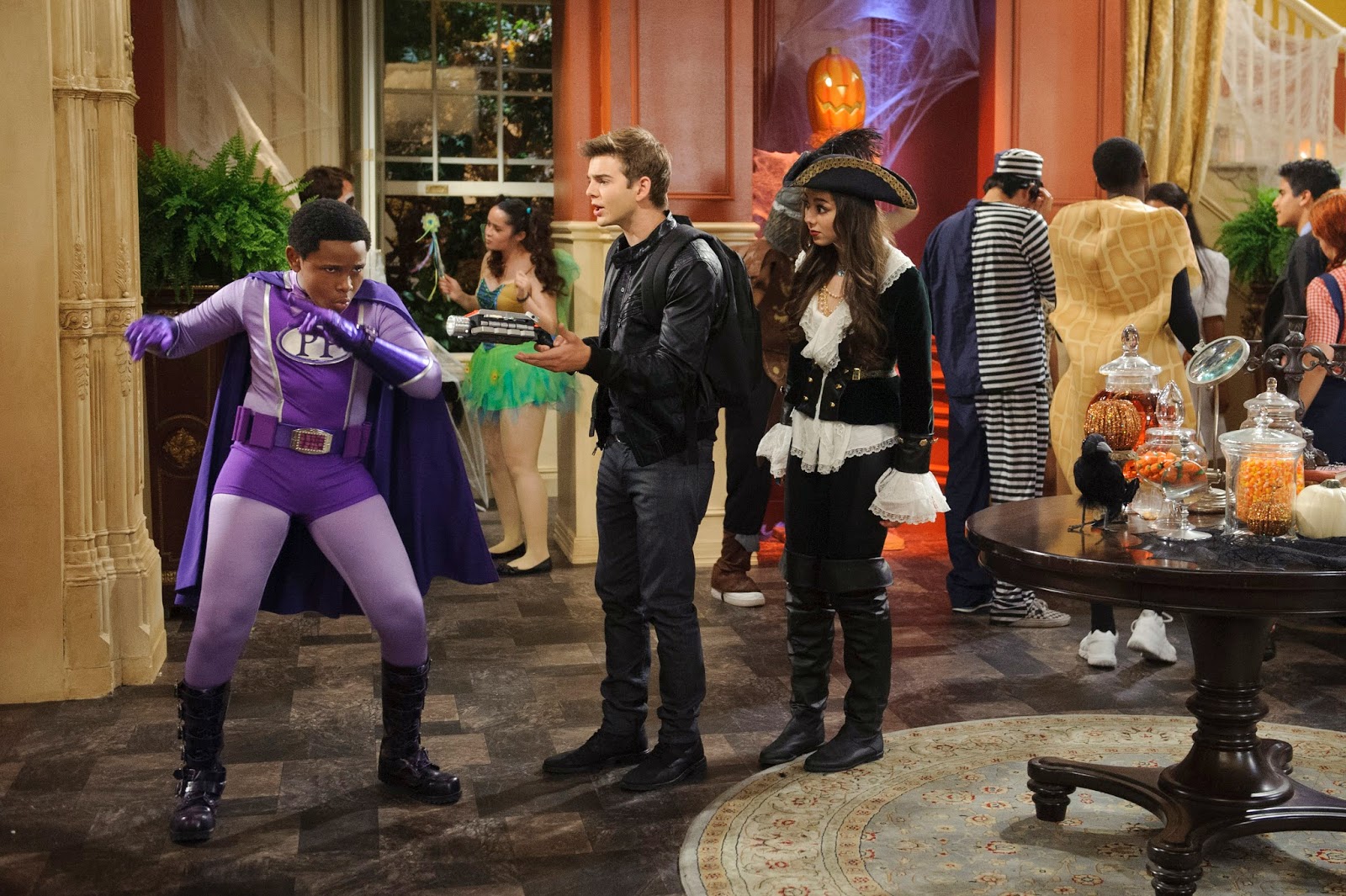 NickALive!: Sneak-Peeks From "Haunted Thundermans" Halloween Special ...
