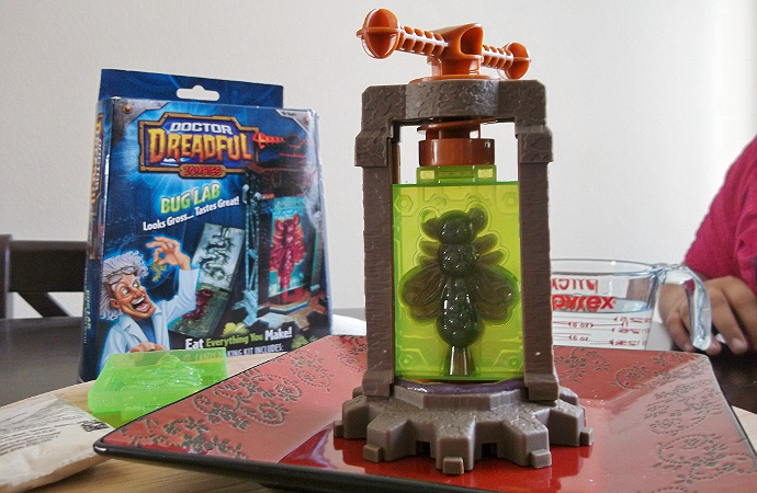 Momma Told Me: @SpinMasterToys: Doctor Dreadful Edible Zombies + Bugs