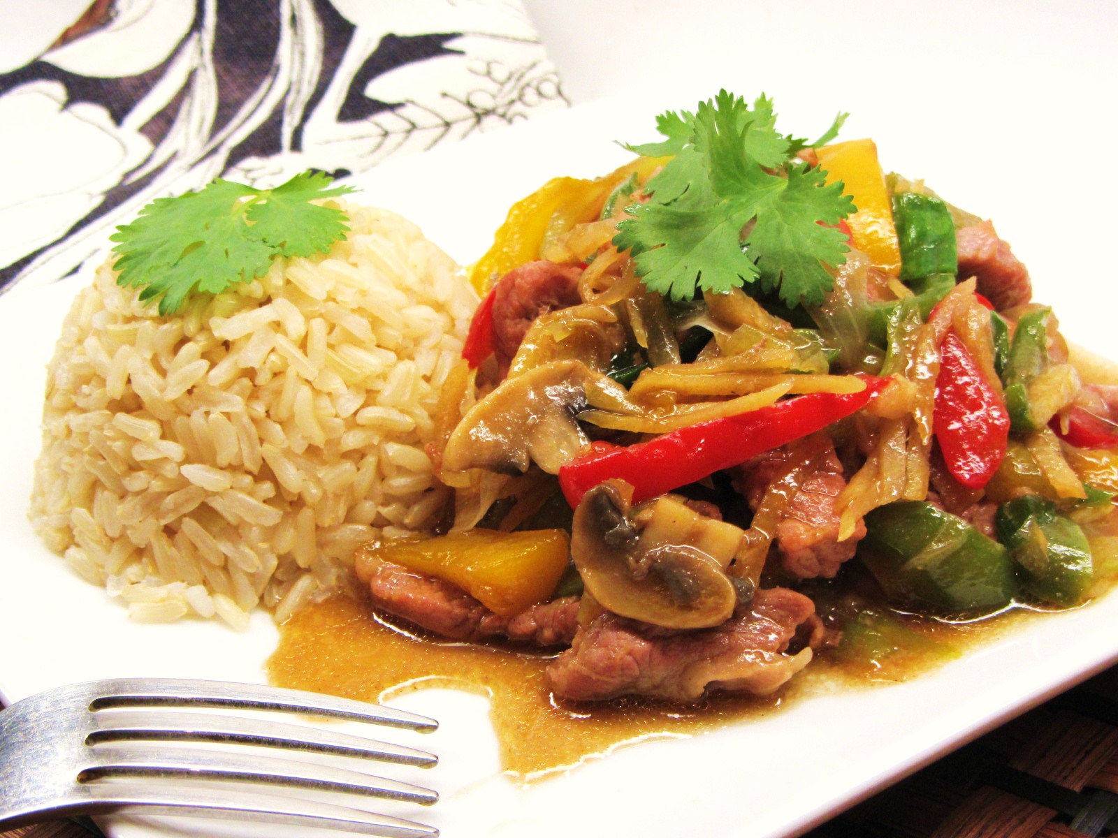 Let's eat......simple!: Moo-Pad-Khing / Fresh Ginger-Pork Stir-Fried