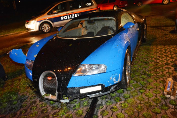 The Gear Shift: Car Crash: Bugatti Veyron Wrecked in Austria