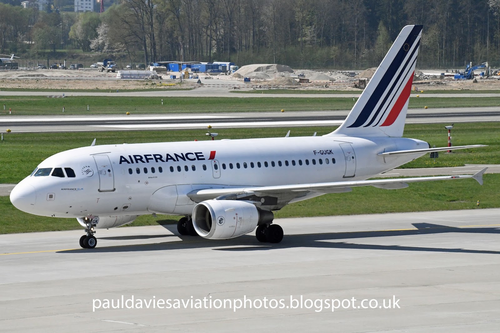 PDAviation: Zurich (ZRH/LSZH) 8th April Air France Airbus A318 F-GUGK